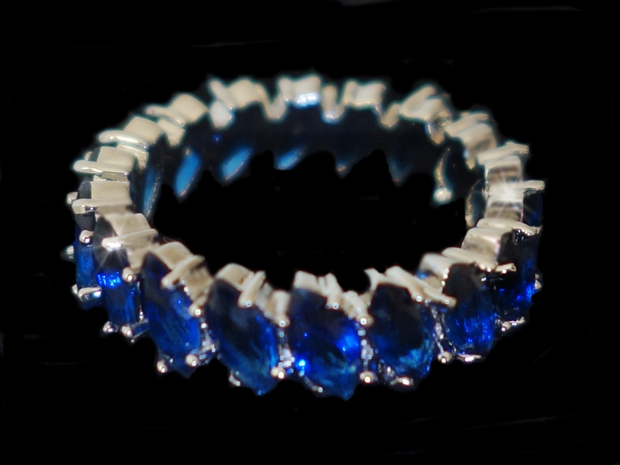 Eternal Blue Elegance - Carat Infini, Belgium